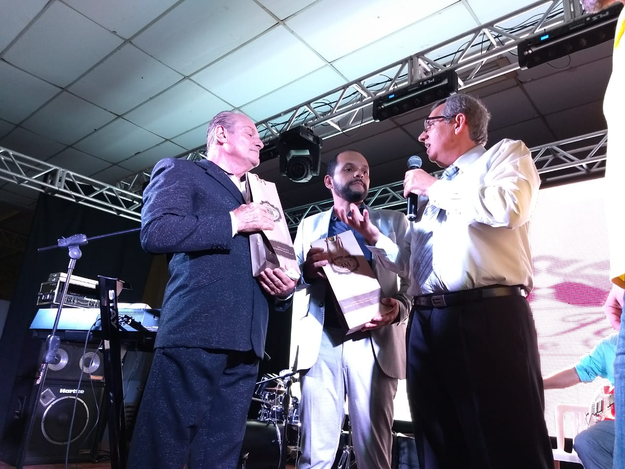 Com Tony Angeli, Jantar do Nosso Lar realizado no ICIB foi um sucesso ...