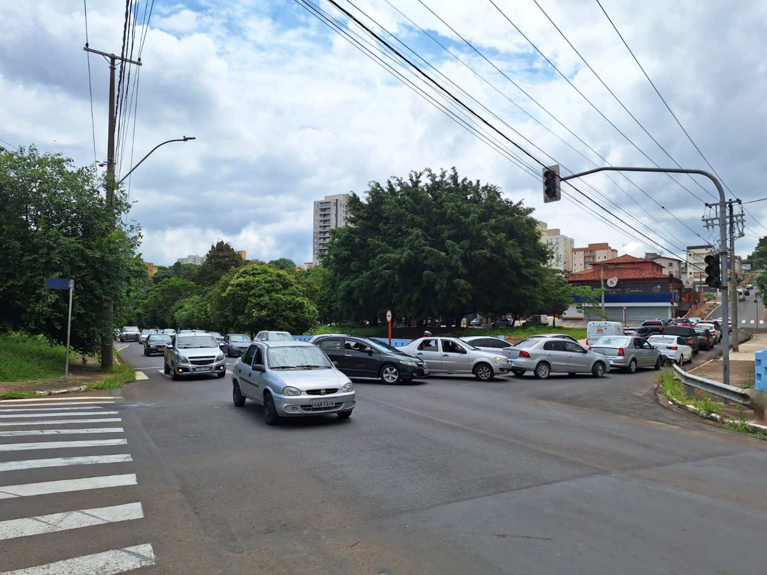 Trânsito congestionado na Marginal - São Carlos em Rede
