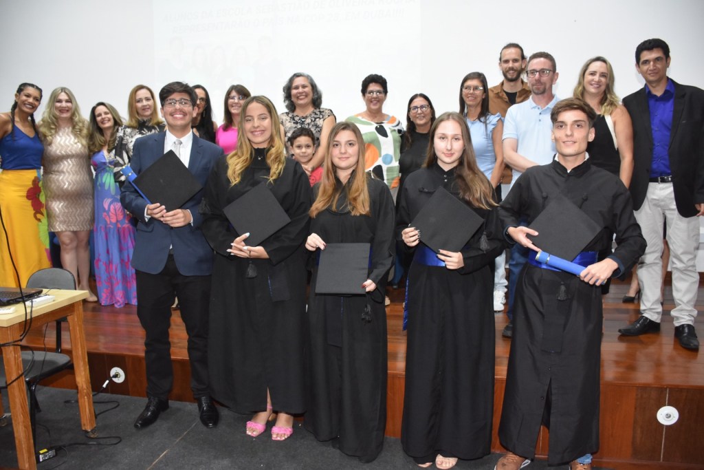 Alunos de São Carlos que vão à COP28 receberam homenagens da Prefeitura ...
