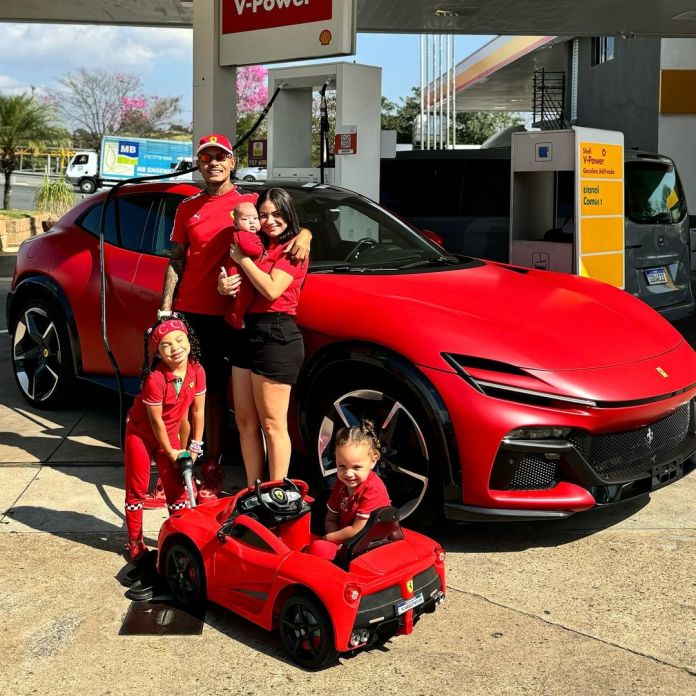Chrys Dias viraliza ao mostrar sua Ferrari Purosangue